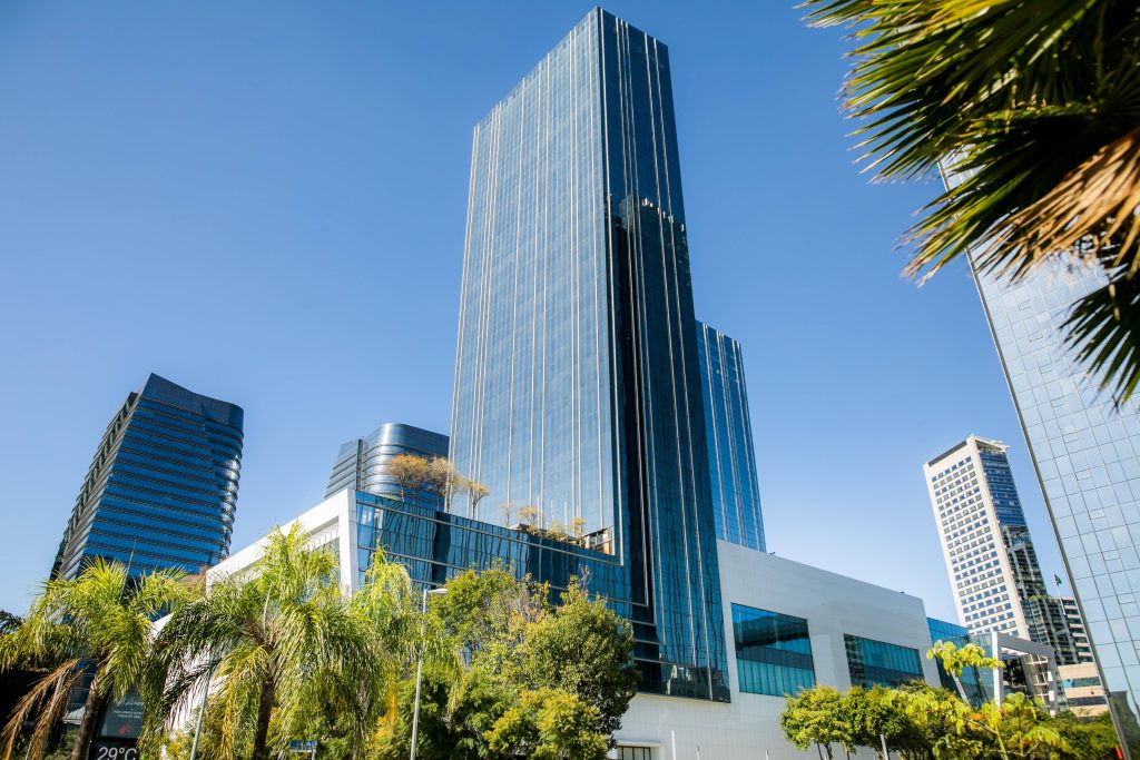 SYN Portfolio | Office Buildings, Shopping Centers & Logistics Facilities